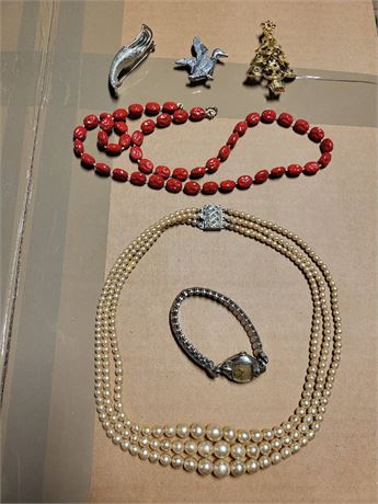 Events Viewbid - Lot of 6- Necklaces/ Wrist Watch/ Pins/ Magnets