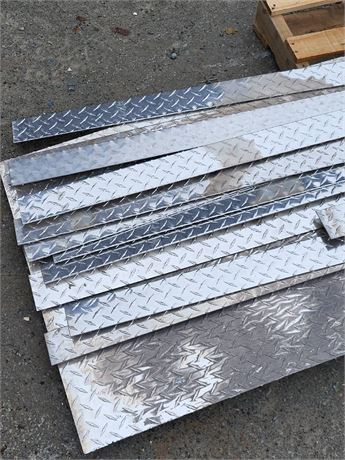 Events Viewbid - Skid of Mixed Size Aluminum Sheet Diamond Plate