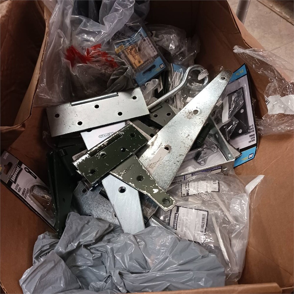 Events Viewbid - Box Lot of Mixed Hardware (SEE DESC)