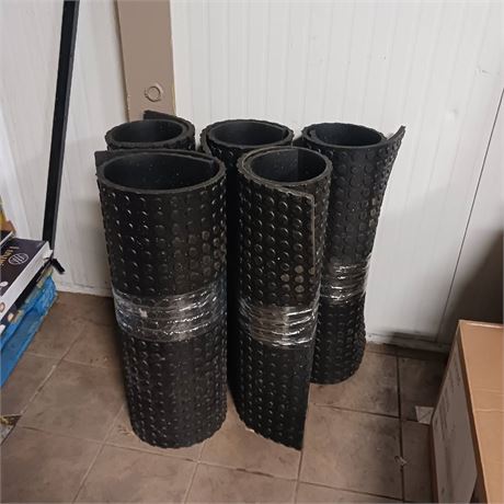 Events Viewbid - Lot Of 5- Gym dimpled rubber Mats -SEE DESC